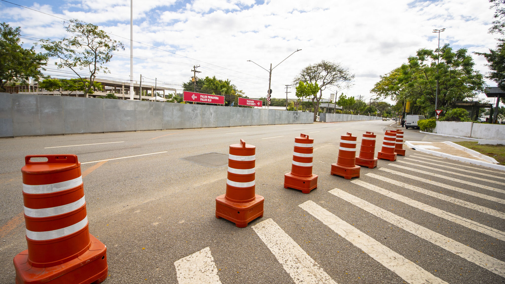 Mega Cone Padrão CET - Recon Eventos